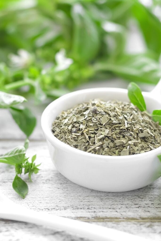 5 Best Oregano Substitutes - MOON and spoon and yum