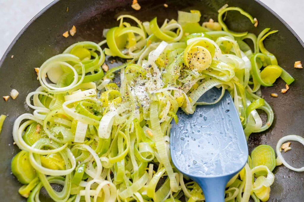 Easy Buttered Sautéed Leeks - MOON and spoon and yum