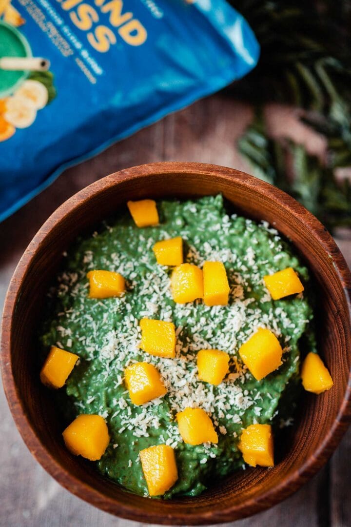 Tropical Green Chia Bowl - MOON and spoon and yum