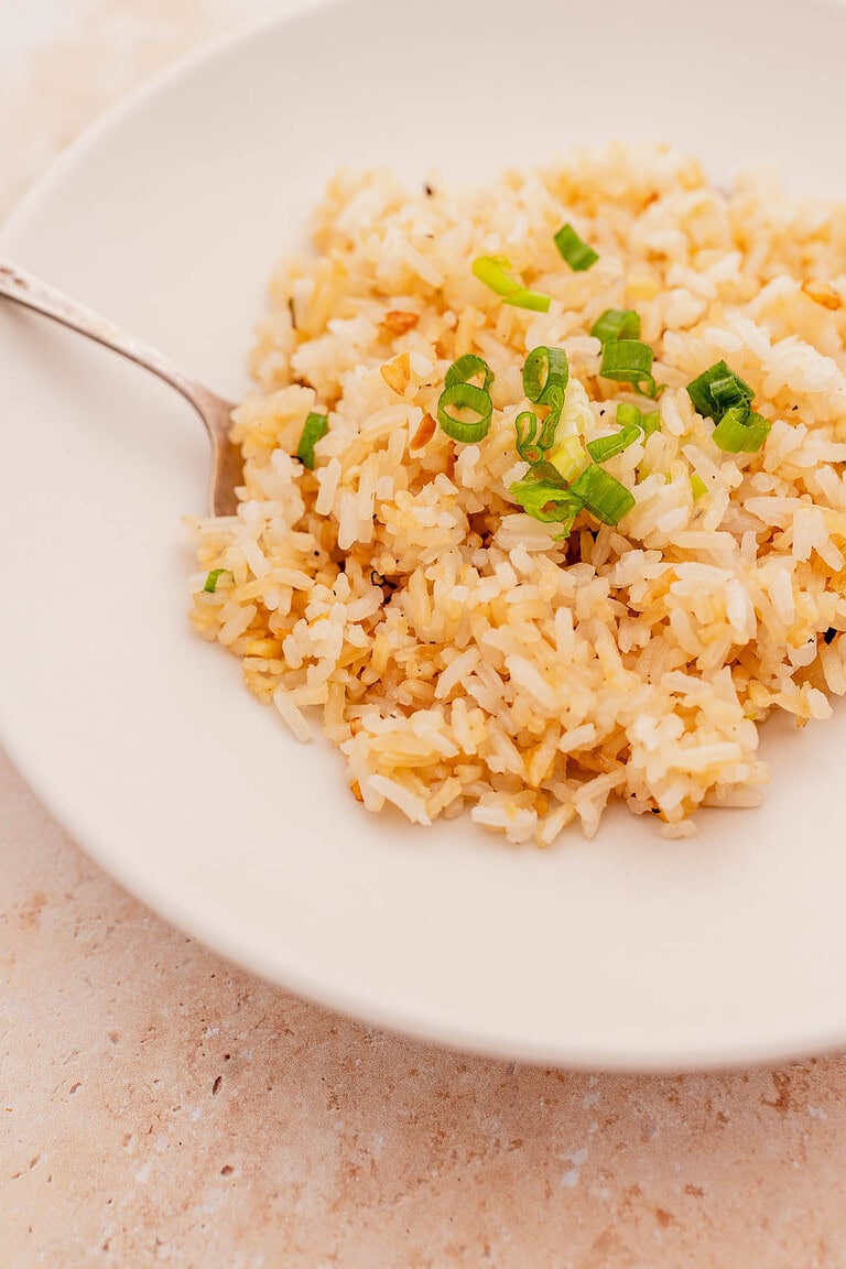 Quick and Easy Garlic Fried Rice (Sinangag) - MOON and spoon and yum