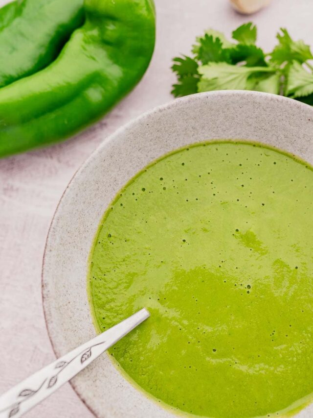 Mojo Verde (Canarian Green Sauce) - MOON and spoon and yum