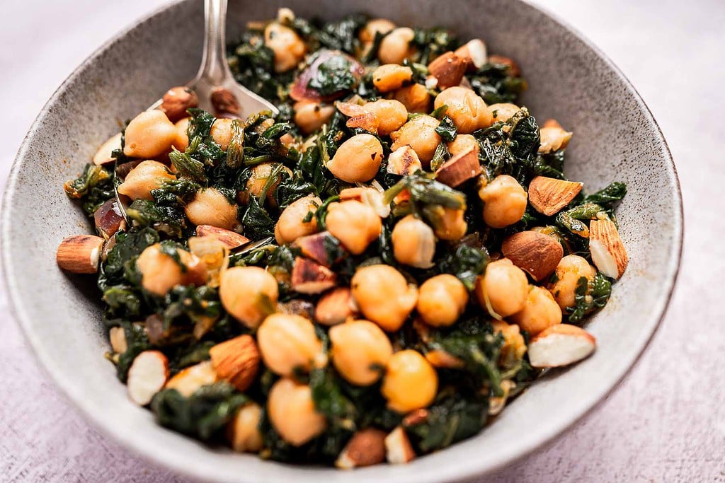 Espinacas Con Garbanzos Recipe (Spanish Spinach and Chickpeas) - The ...